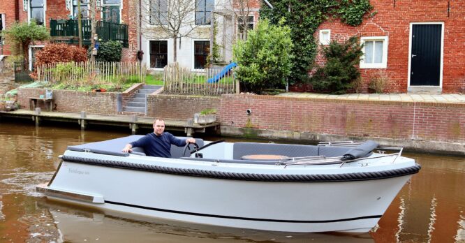 Een elektrische sloep kopen: wat komt erbij kijken? | Van Dijk Watersport